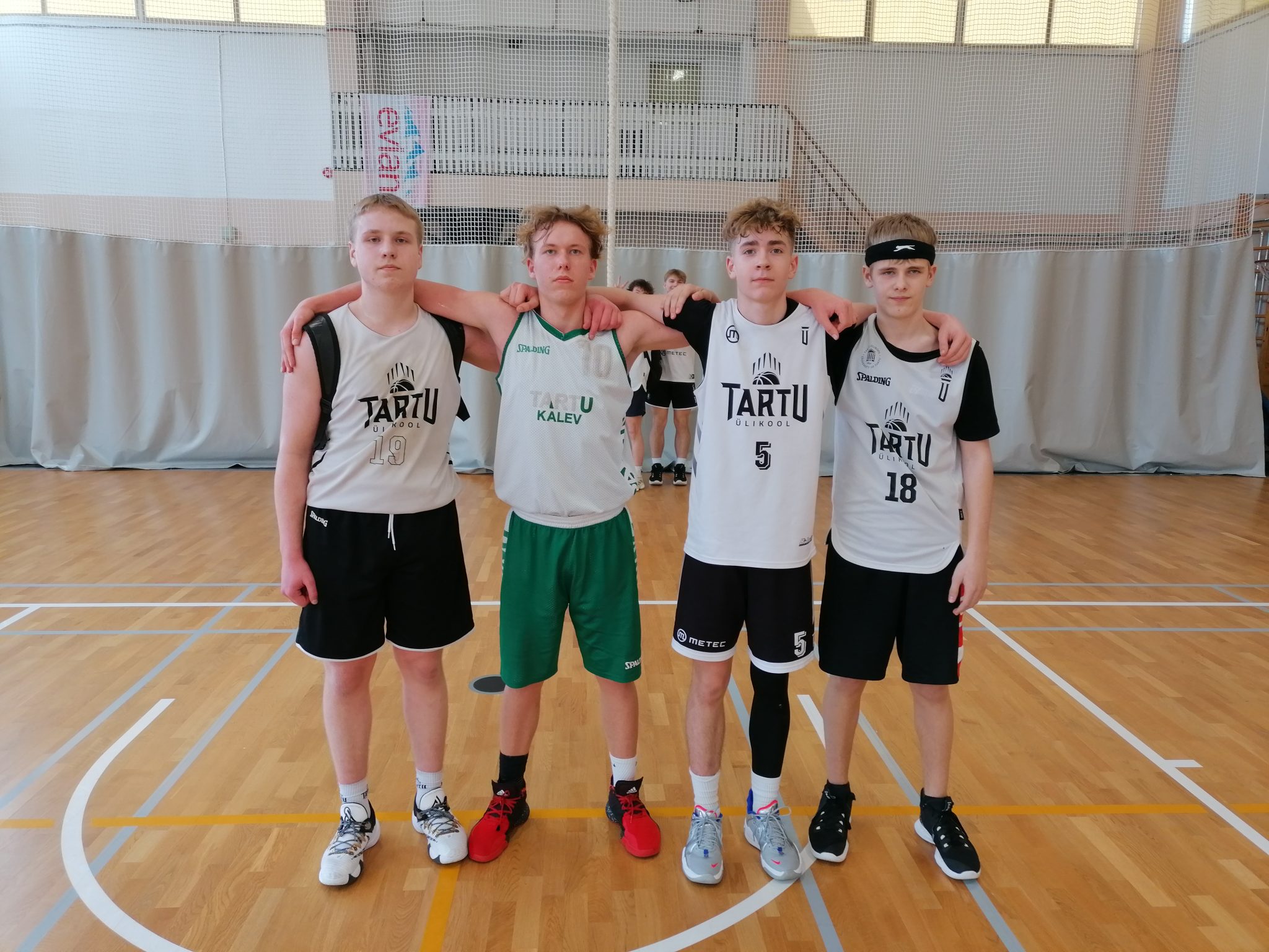 Tartu Mart Reiniku Kool | Valguskiir läbi sajandite.